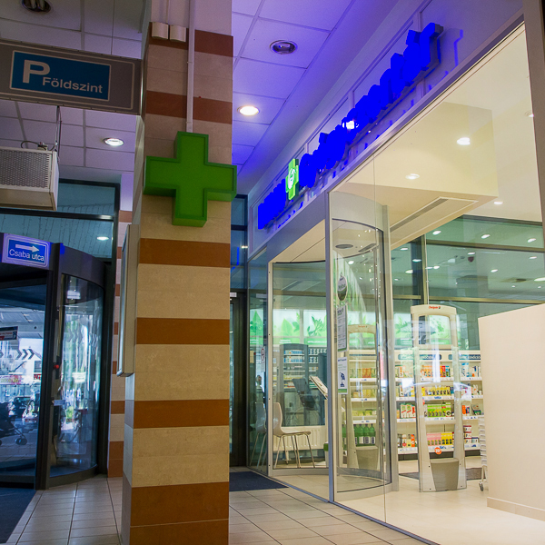 Csaba Center | Bevásárló-és Szórakoztatóközpont | Benu Gyógyszertár