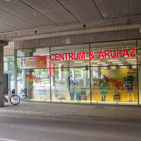 Csaba Center | Bevásárló-és Szórakoztatóközpont | Centrum & Áruház
